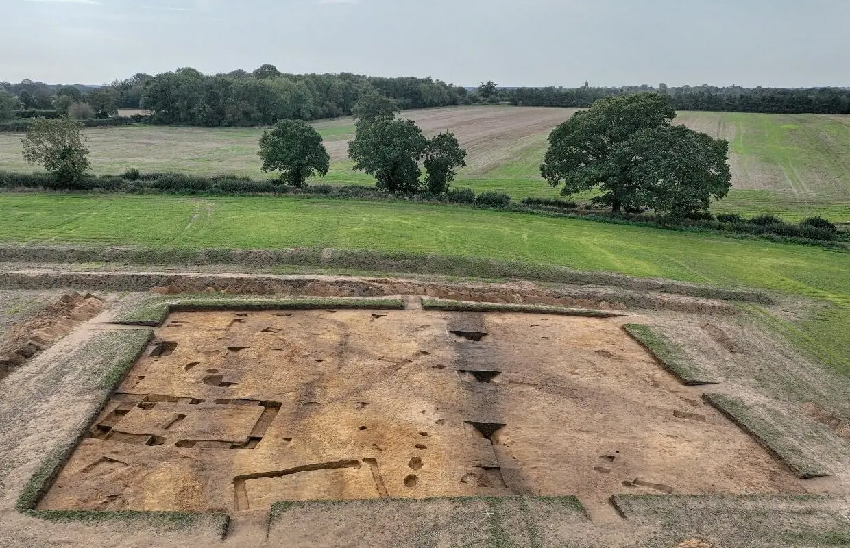 Un temple vieux de 1400 ans près du célèbre site anglais de Sutton Hoo ...